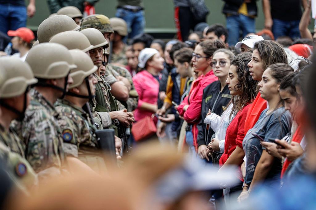 Libano: si dimette il governo, la rivoluzione d’ottobre deve continuare ...